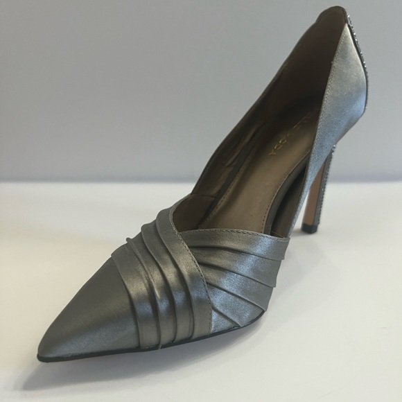 Pelle Moda | Shoes | New Silver Gray Pumps 75 | Poshmark